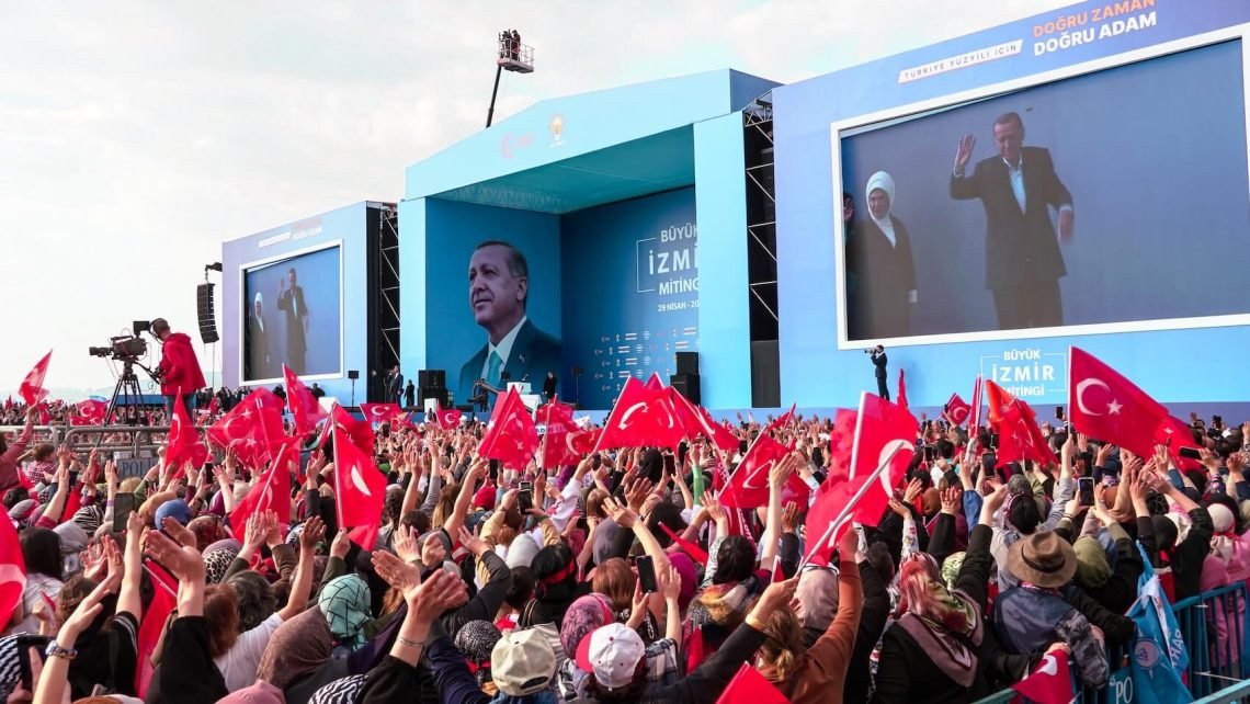 Confronting Populist Authoritarians: The Dynamics of Lula's Success in ...